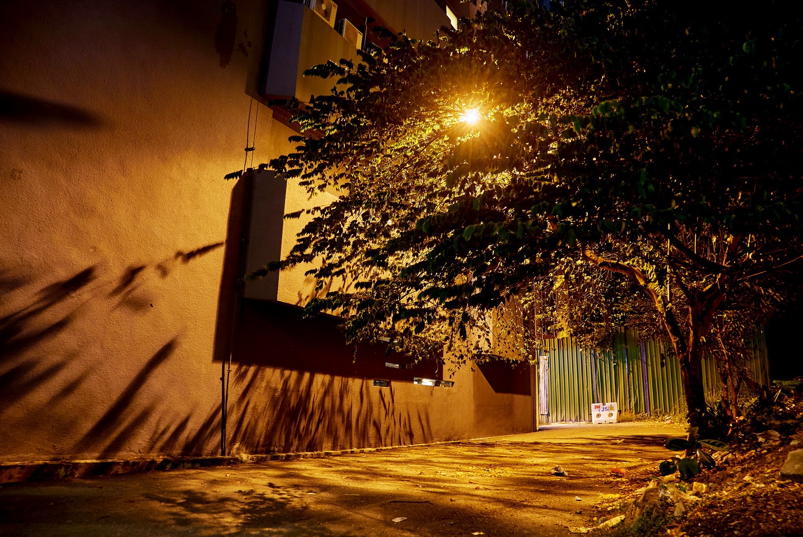 Low-ISO street photography by night – Ming Thein | Photographer